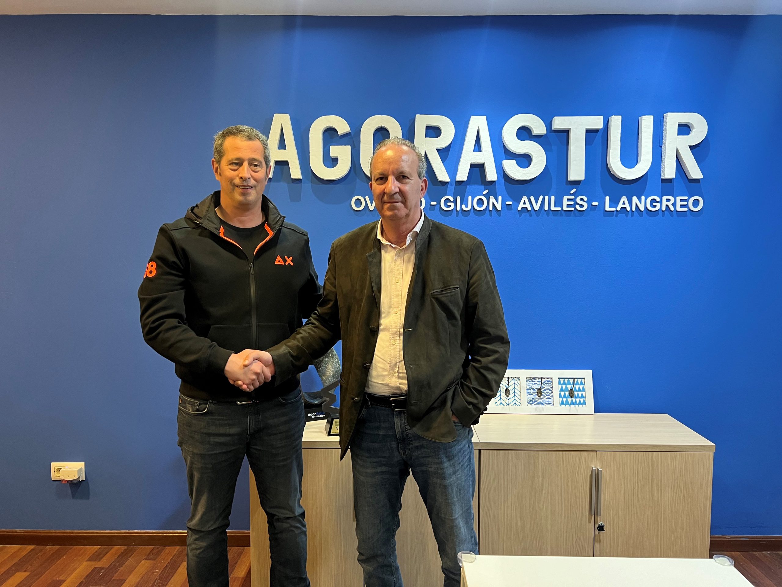 ILERNA y Agorastur firman un acuerdo para impartir FP online